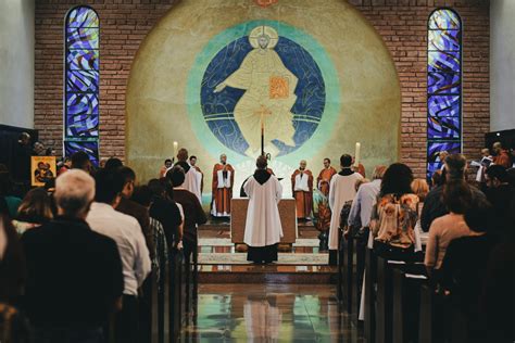 Attending Catholic Mass On Sunday Its Meaning And Connection
