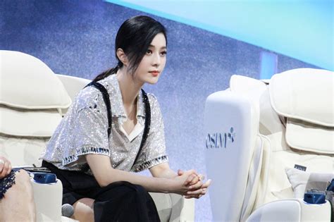 《超凡魔术师》范冰冰竟要签95后魔术师 刘维扮魔术师 初恋”惹张绍刚吐槽