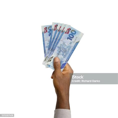블랙 핸드 홀딩 3d 렌더링 1000 필리핀 페소 노트 흰색 배경에 격리 3차원 형태에 대한 스톡 사진 및 기타 이미지 3차원 형태 가나 경제 Istock