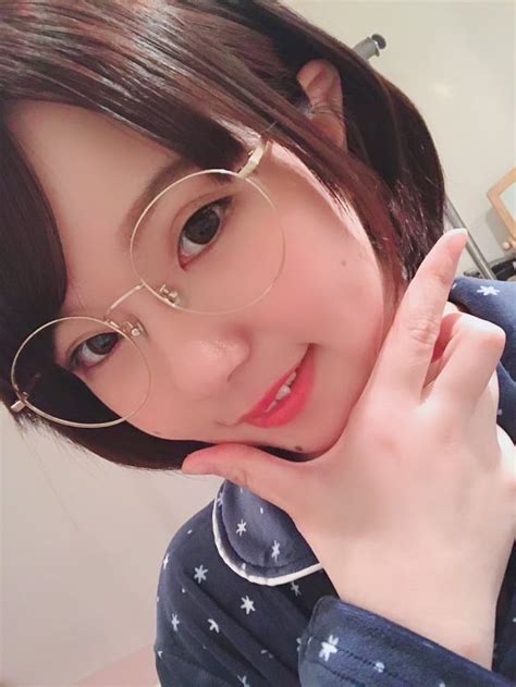 Ui Nenne R Girlswithglasses