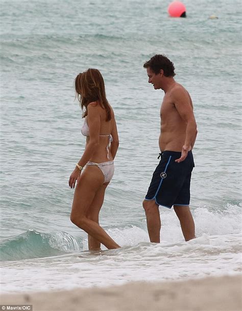 Cindy Crawford Shows Off Bikini Body On The Beach With Rande Gerber