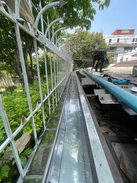 🚩 รื้อรางเก่าติดตั้งใหม่ 🚩 รางน้ำฝนสแตนเลสเกรด304 🚩ความหนา0 4m M 🚩ขนาดพับตามแบบ 🚩รอยต่อบัดกรี