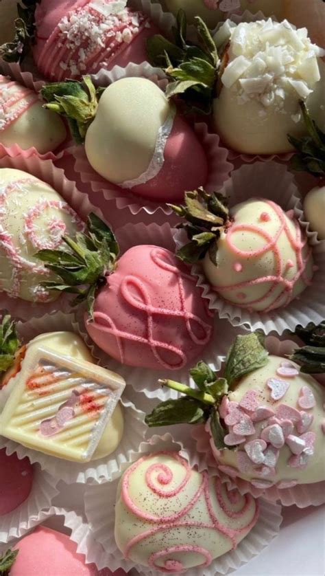 Angelic Adlı Kullanıcının Posts Panosundaki Pin Çikolatalı çilekler Lezzetli Yemekler Yemek