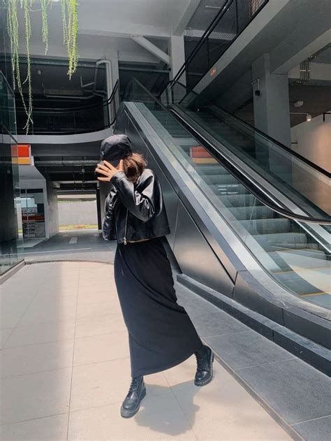 Yearbook Gaya Remaja Model Baju Wanita Jaket Kulit