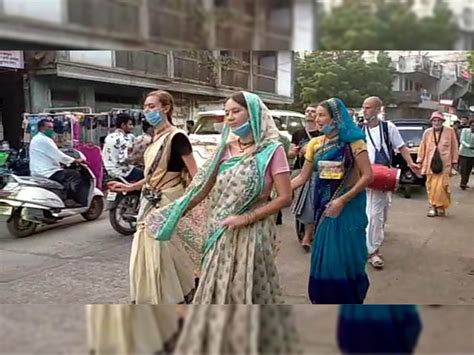 विदेशियों ने गाया हरे रामा हरे कृष्णा Foreigners Sang Hare Rama Hare