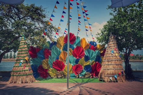 លោក សយ ស៊ីណុល ប្រធានមន្ទីរទេសចរណ៍ខេត្តកំពត បានឱ្យដឹងថា ក្នុងខេត្តកំពត មានតំបន់ទេសចរណ៍