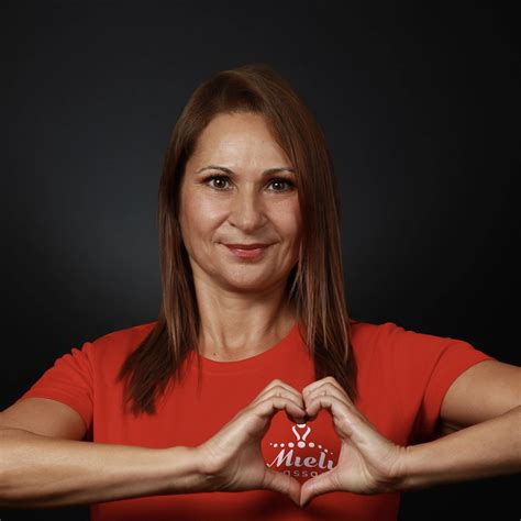 Smart Ваня Кулова С помощта на 𝐒𝐦𝐚𝐫𝐭 𝐋𝐚𝐝𝐲 продуктът ми ще стигне до производство 🧼🌿 ☘