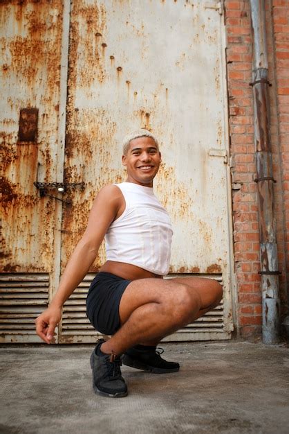 Free Photo Man Twerking At Party Side View