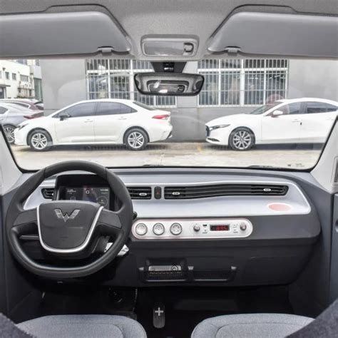 Eec Approved Fashion Small Used Electric Car With Good Service Wuling Hongguang Mini Ev