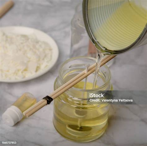 수제 양초 간장 촛불 만들기 세트입니다 콩 왁스 향수 및 에센셜 오일 심지 말린 라벤더 꽃 및 유리 캔들 홀더 Diy 텍스트에 대한 Hobbyplace 복사할 장소 Diy에
