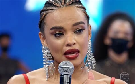 Lucy Favela S Instagram Twitter Facebook On Idcrawl