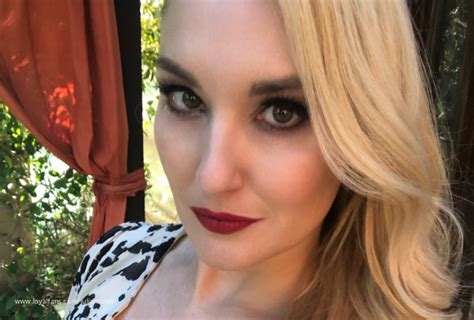 Kinks And Fantasies Goddess Julia Robbie Official Photos