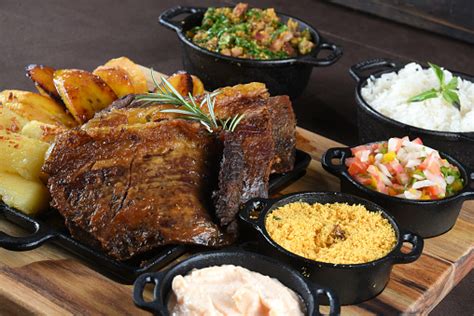 미식가 그릴 레스토랑 스테이크 메뉴 나무 배경에 뉴욕 쇠고기 스테이크 바베큐 블랙 앵거스 프라임 스테이크 로스트 비프 스테이크 디너 0명에 대한 스톡 사진 및 기타 이미지