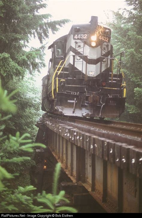 Potb 4432 Port Of Tillamook Bay Emd Sd9 At Borden Oregon By Bob Eisthen Scenic Railroads