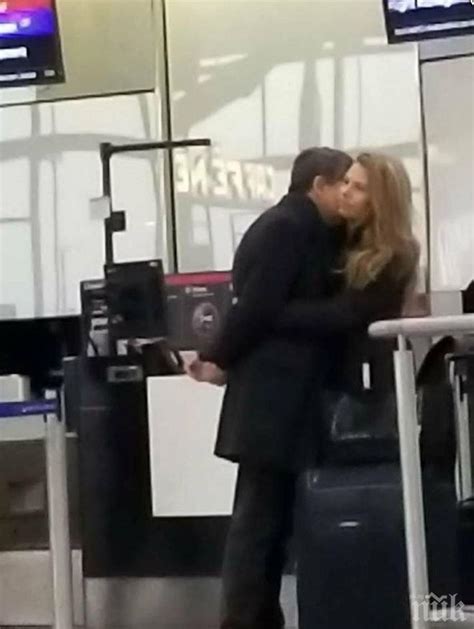 ФОТО БОМБА В ПИК Плевнелиев награби Деси Банова на летището ПАПАРАШКИ СНИМКИ Информационна