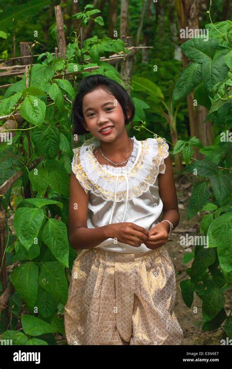 Thai Mädchen Fotos Und Bildmaterial In Hoher Auflösung Alamy