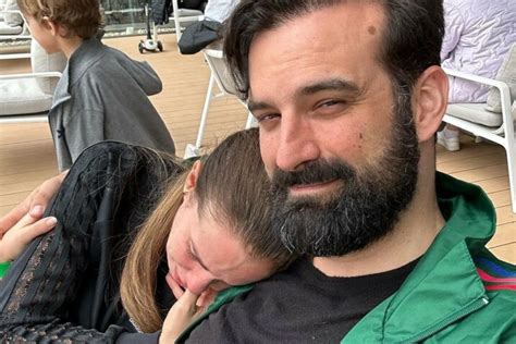 Ivan Šarić Tješio Uplakanu Koranu Pokušava Doći K Sebi Novi List