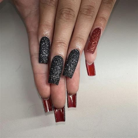 Let Me Introduce You To Stunning Black Glitter Nails That Are Anything