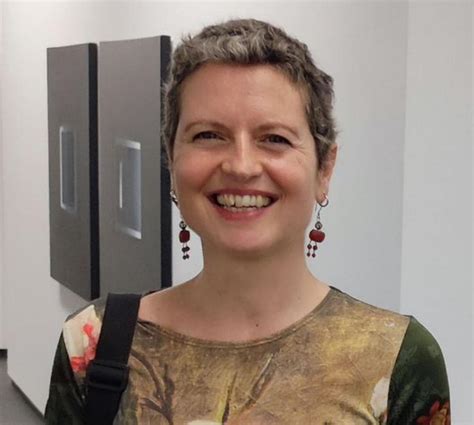 Mónica Dixon Innova Con El Color Y Gana Un Premio Del Parlamento De La