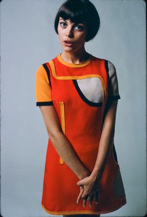 35 Beautiful Portrait Photos Of French Singer Mireille Mathieu In The