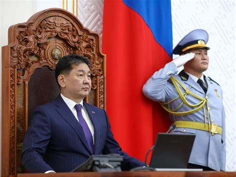 Ерөнхийлөгч У Хүрэлсүх сагсан бөмбөгийн шигшээ багийн хамт олонд талархал илэрхийллээ Isee Mn