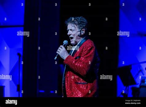 Italian Singer Music Concert Massimo Ranieri Massimo Ranieri Milano Teatro Arcimboldi Italy