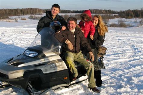 სოსო პავლიაშვილის ოჯახის და ულამაზესი სახლის ფოტოები