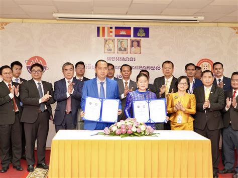 ឯកឧត្តម នេត្រ ភក្ត្រា និងលោកជំទាវ ទេព កូលាប អញ្ជើញជាអធិបតីក្នុងពិធីចុះអនុស្សរណៈនៃការយោគយល់គ្នា