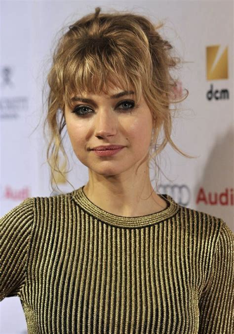 Curly Wedding Hair With Fringe Imogen Poots Hair Blonde Messy Fringe