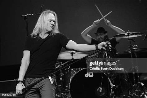 Drummer Robert Mason Photos And Premium High Res Pictures Getty Images
