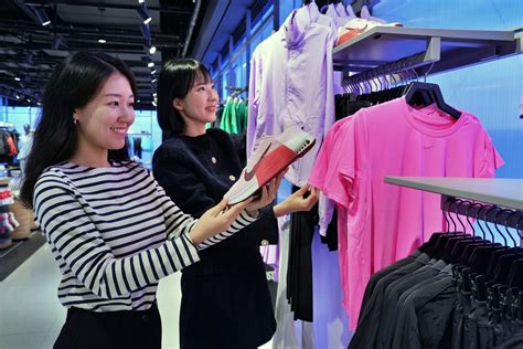 봄맞이 특수 겨냥 백화점업계…29일 정기세일 돌입 나무뉴스