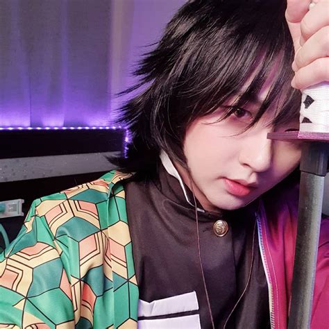 박신우 귀칼 코스프레 끝 트위치 코스프레 귀멸의칼날 기유 기유코스프레