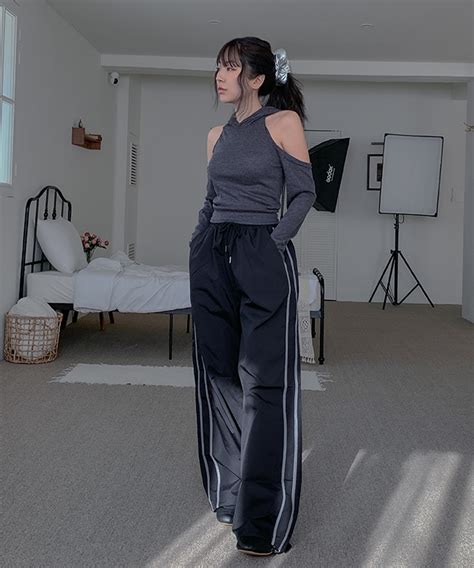 니스휴 트랙 밴딩 팬츠 5color 봄 개강룩 트레이닝 와이드 조거 츄리닝 키작녀 나일론 투웨이 검정 하이웨스트 하비 바스락 스트링 빈티지 블랙 그레이 회색 힙한