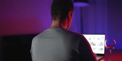 Is It Illegal To Have Sex In Public What Charges Or Penalties Could You Face