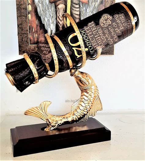 Подаръци за юбилей 50 години Аксесоари София Подаръчен комплект поставка златна риба