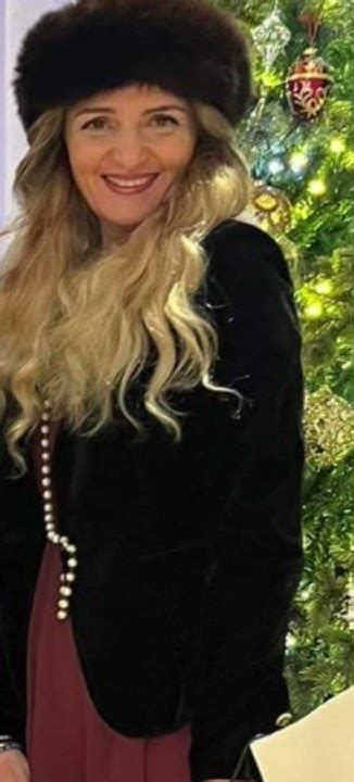 ნიკო გომელაური იწყებოდა მარტი კითხულობს მსახიობი ნიტა ჩხეიძე Youtube