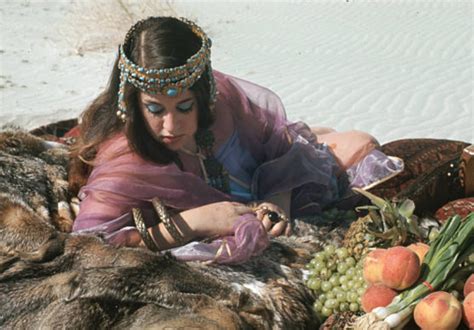 25 Wonderful Photos Of Mama” Cass Elliot Of The Mamas And The Papas From
