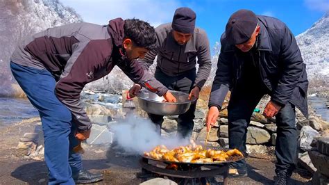 مطبخ القرية اللذيذ ديك رومي مقلي مقرمش وخبز صاج لذيذ Youtube