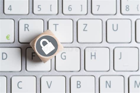 Cube With Lock Symbol On A Keyboard Stock Image Image Of Decryption Connected 128232657