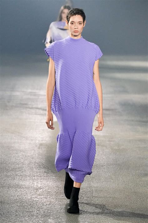 Issey Miyake Spring 2023 Fashion Show The Impression