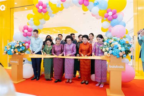 ពិធីសម្ពោធជាផ្លូវការរបស់ហាងលក់សម្លៀកបំពាក់ Paul Smith Love Moschino Balabala កន្លែងកម្សាន្ដ