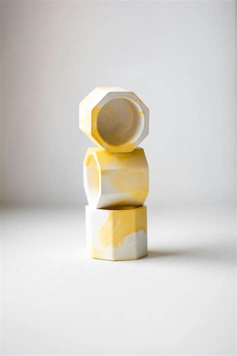 관념적인 구성 균형 기하학적 깁스 깨끗한 단순한 대조 대칭 돌 둥근 디스플레이 디자인 모양 미니멀리스트 미니멀리즘 미색 배열 베이지 비주얼