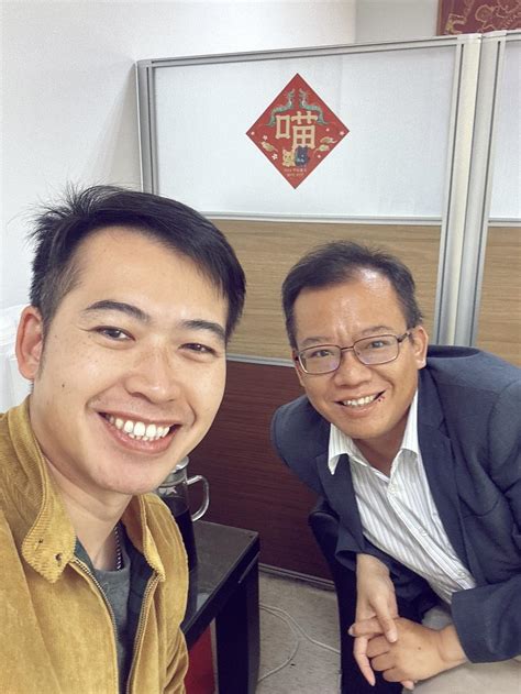 知道清明節有什麼財運小秘方嗎？知道上帝公真的是殺豬的嗎？廟裡有哪些神明是劉家仰本款呢？維胤邀請民俗專家劉家仰來分享台南廟宇鎮頭文化⋯⋯