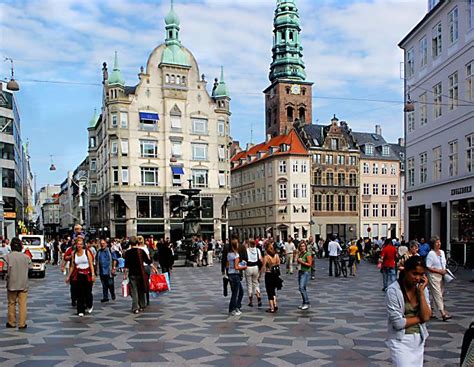 Pin By Berta Willisch On Pedestrian Thoroughfares Street View Scenes