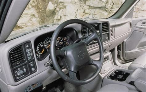 2004 Chevy Avalanche Interior
