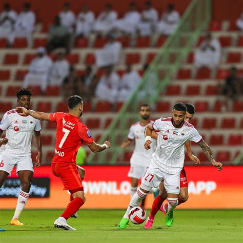 الشارقة يهزم شباب الأهلي بثنائية
