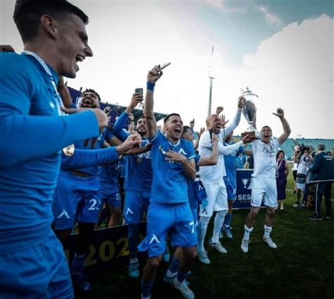 «Η Λέφσκι είναι ένας γίγαντας που κοιμάται