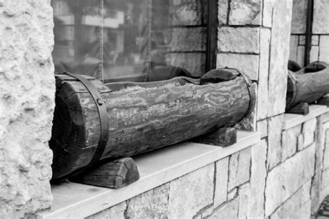 17 Gorgeously Rustic Log Planters And How To Make Them Diy And Crafts