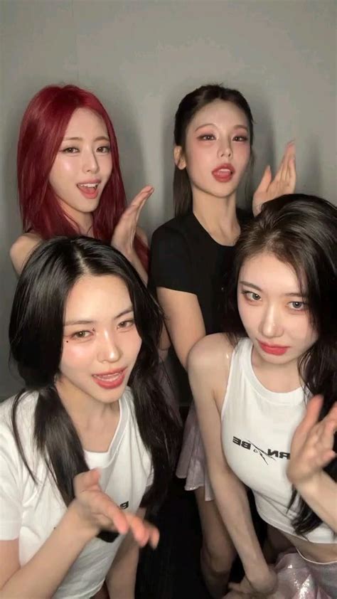 ITZY Blow A Kiss To MIDZY ITZY MIDZY ITZY WORLD TOUR ITZY BORNTOBE SINGAPORE