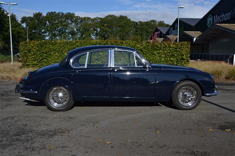 Classic Park Cars Daimler V